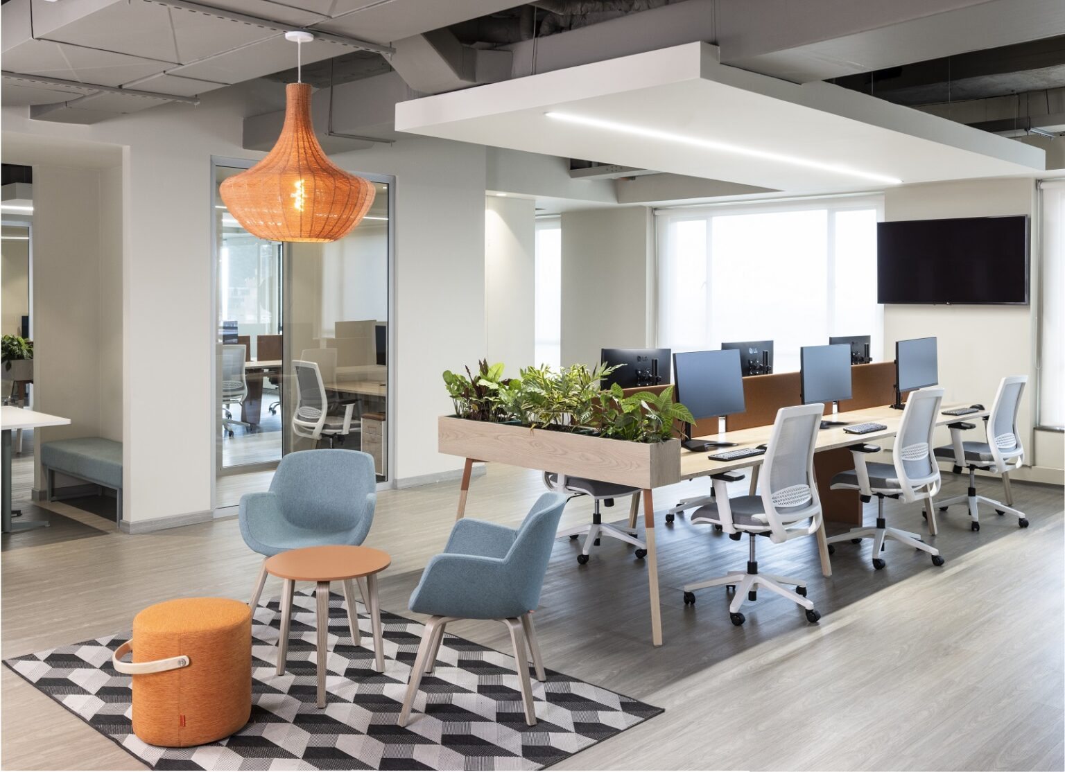 Muebles Scanform | Flexible Life - Escritorios - Sillas - Oficinas